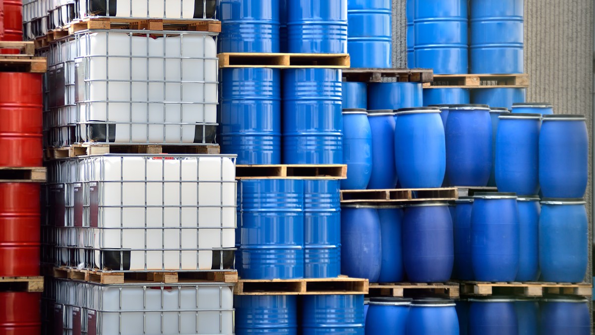 What You Should Know About Reusable Chemical Packaging
