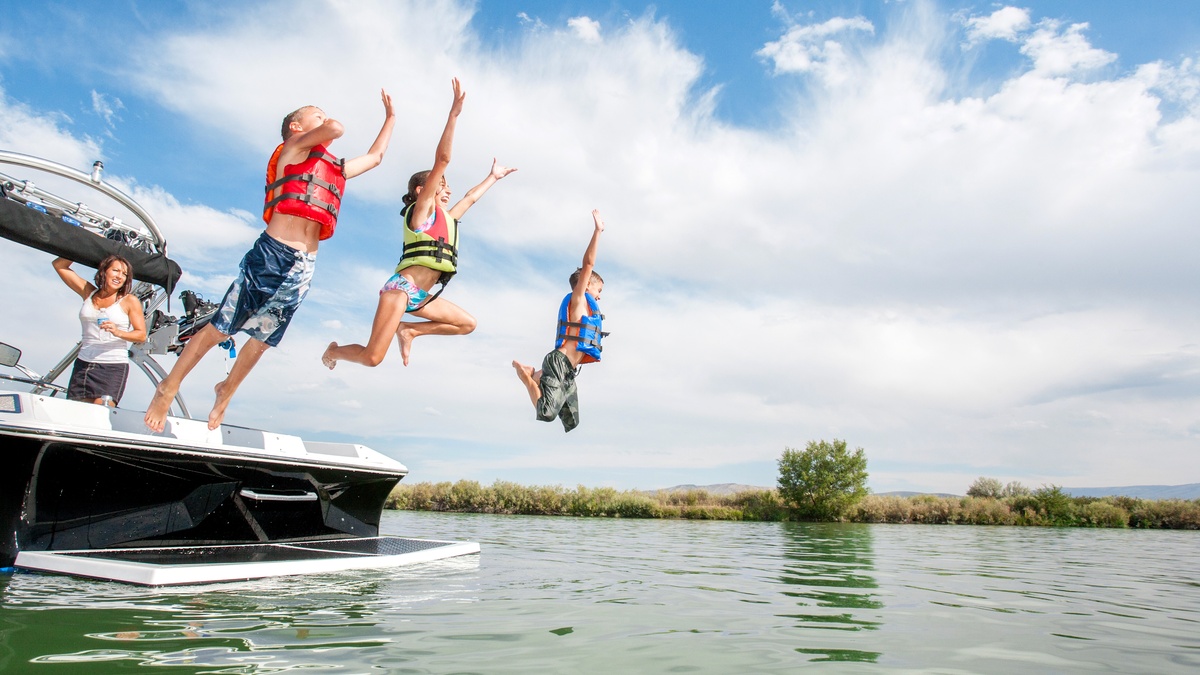 Family-Friendly Boating Destinations Across the U.S.